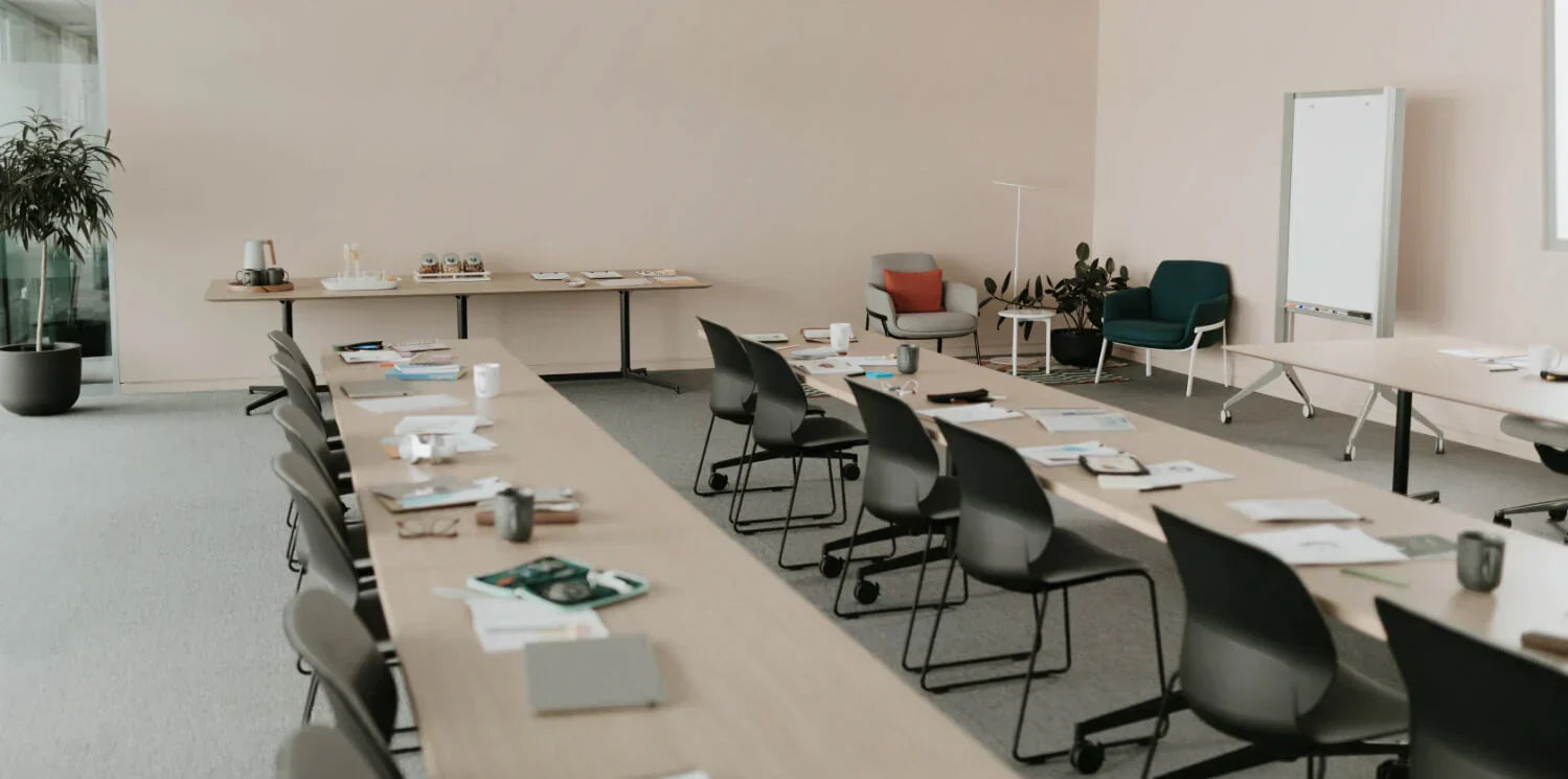 Meeting & Collaborative Tables